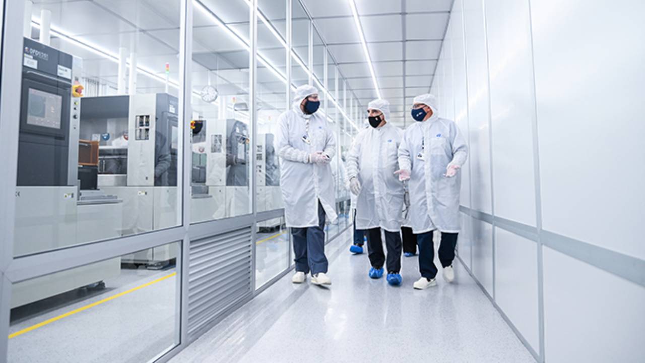 President of Malta pays visit to ST Microelectronics on occasion of ...