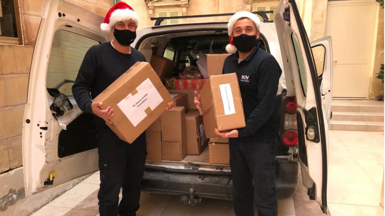 BOV Staff donate 300 boxes of food & €5,000 to the Foodbank Lifeline ...