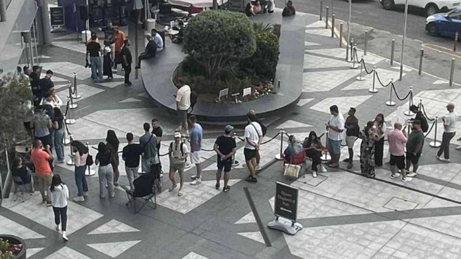 Early queues at iCentre as Apple’s iPhone 17 officially launches in Malta