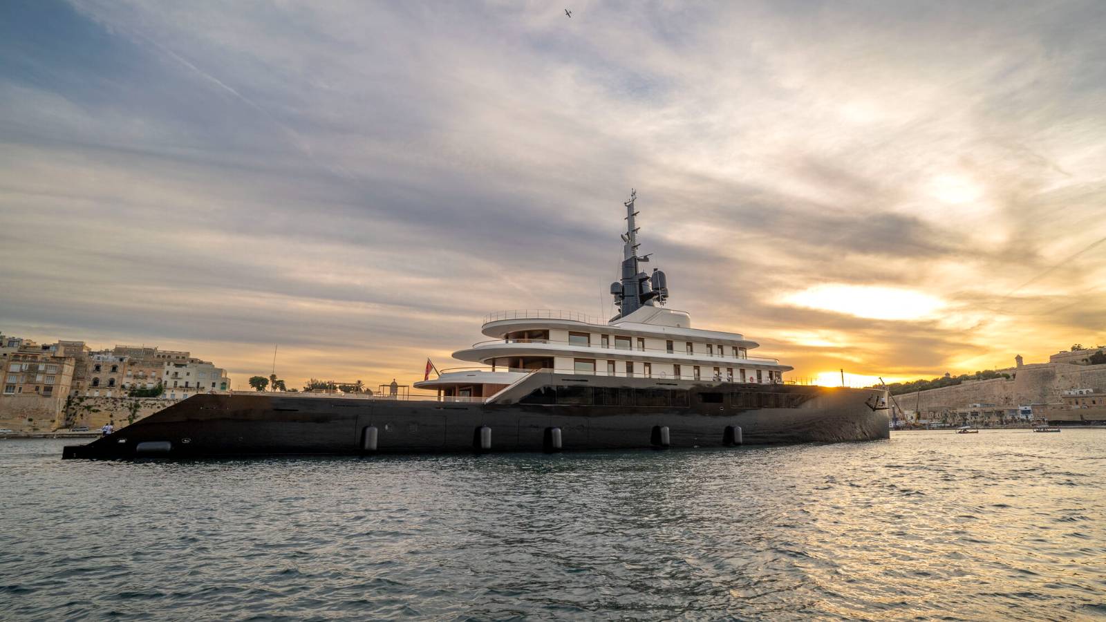 Grand Harbour Marina welcomes 'magnificent' LIVA O superyacht in ...